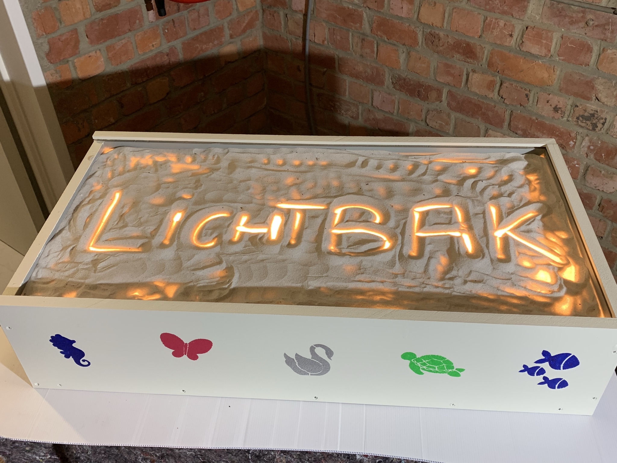 Lichtbak - Plaatmateriaal op maat | Kunststofplatenshop.nl
